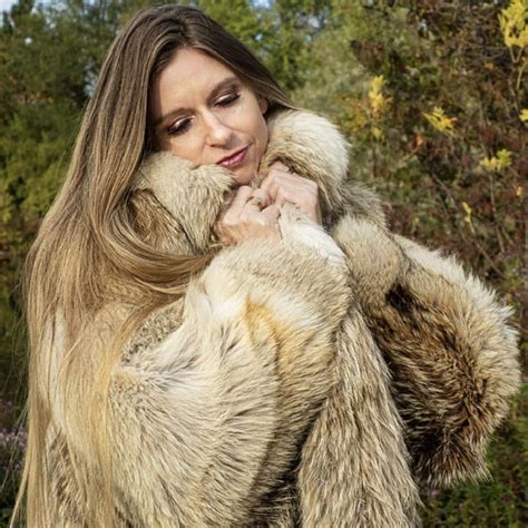 Épinglé par FURnatic sur F 1p Mode hivernale Manteau fourrure Fourrure