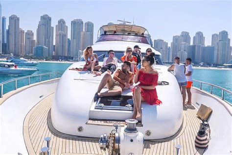 Dubai Yacht Tour From Dubai Marina With Breakfast Or BBQ 2024