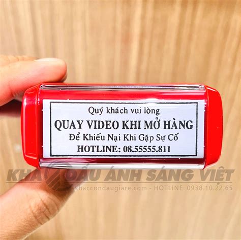 Con Dấu Quý Khách Vui Lòng Quay Video Khi Mở Hàng Khắc Dấu Ánh Sáng Việt