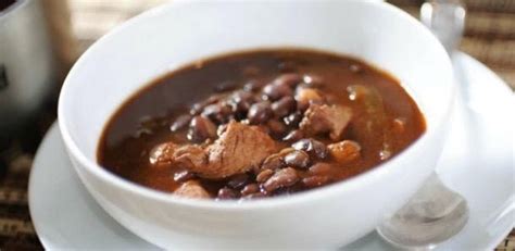 Sopa de frijol con cerdo de 328 Kcal Receta fácil en la app Avena