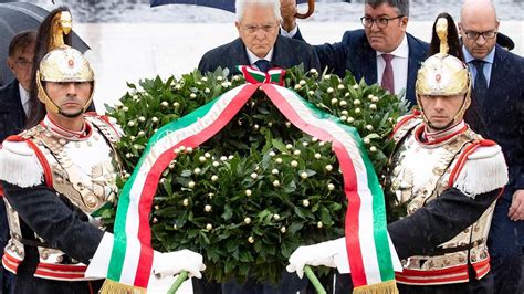 Mattarella All Altare Della Patria Per Il Milite Ignoto La Cerimonia