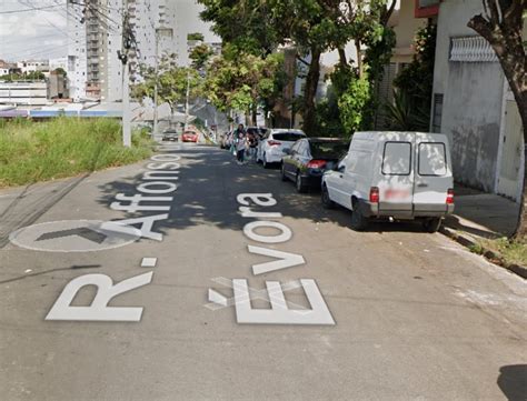 Fogo em automóvel na Rua Affonso de Azevedo Évora na Vila Itaberaba