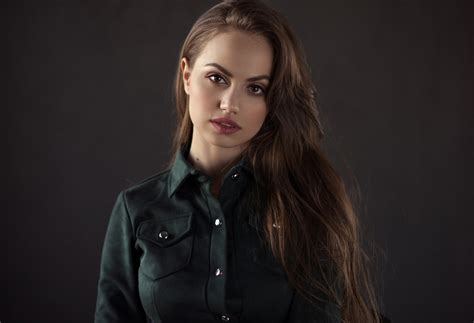 Wallpaper Women Face Portrait Simple Background 2048x1398