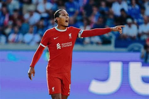 Virgil Van Dijk Siap Gantikan Peran Jordan Henderson Jadi Kapten Liverpool