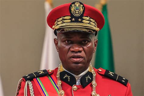Côte d Ivoire Gabon Le président de la transition Brice Clotaire