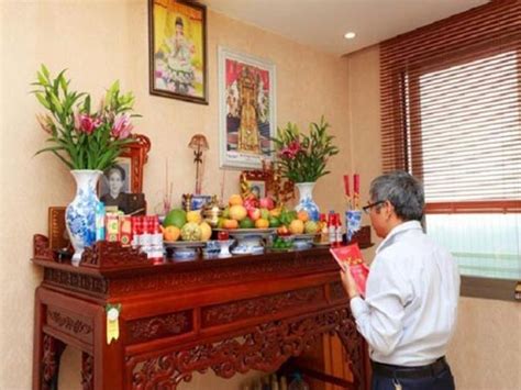 Hướng dẫn trang trí bàn thờ ngày tết đơn giản nhưng vẫn đẹp mắt và