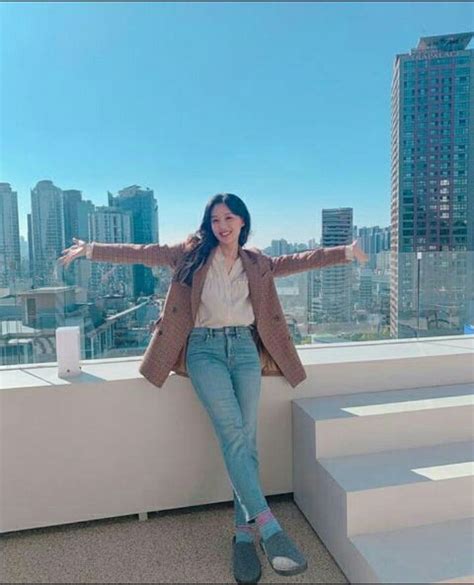Profil Dan Biodata Kim Ji Won Salah Satu Artis Yang Populer Di Korea