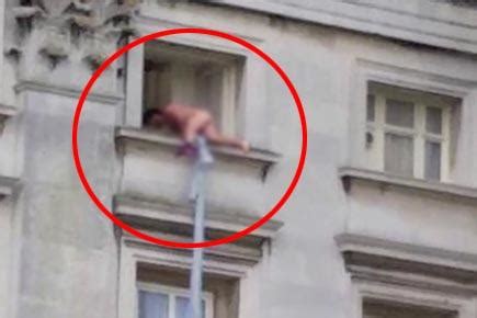 Is It A Hoax Naked Man At Buckingham Palace