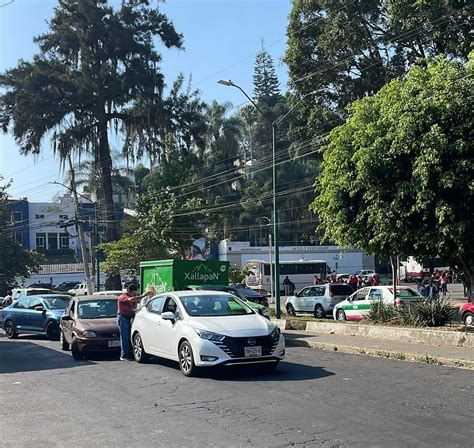 Accidente de tránsito a la altura del Estadio Xalapeño Portal