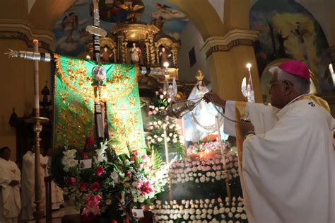 Arzobispo Celebra Misa Con La Virgen De La Puerta La Cruz De Motupe Y
