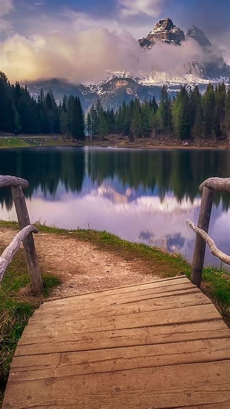 Drewniany Mostek Nad Jeziorem Antorno Lake Tapeta Na Telefon