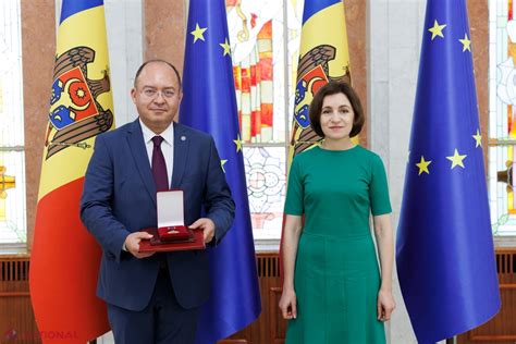 Ordinul de Onoare pentru ex ministrul Afacerilor Externe al României