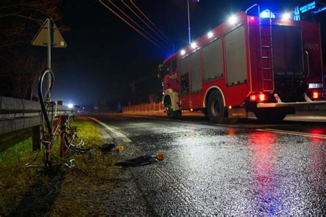 Śmiertelne potrącenie rowerzysty w Zubrzycy zdjęcia NowyTarg24 tv