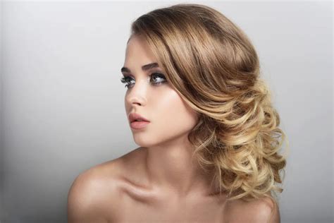 10 Glamorous Prom Hairstyles To Elevate Your Look SenseOrient
