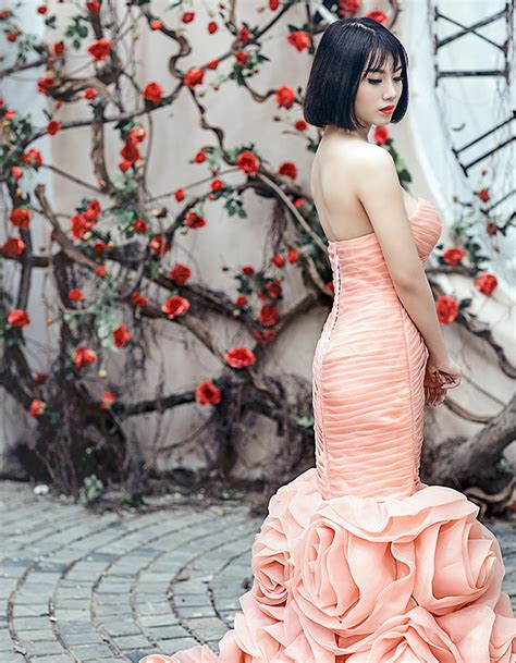 Linh Miu Hot Girl C Nh N Ng H A C D U Khoe Ng C Kh Ng B S U T P