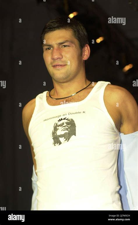 Boxer Dariusz Michalczewski Als Model Auf Dem Laufsteg Bei Der