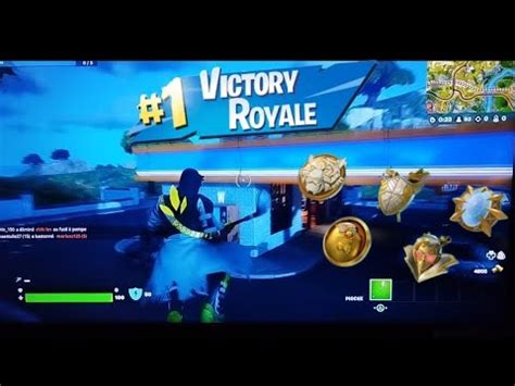 j essaie de faire top 1 sur fortnite avec les médaillons et les armes