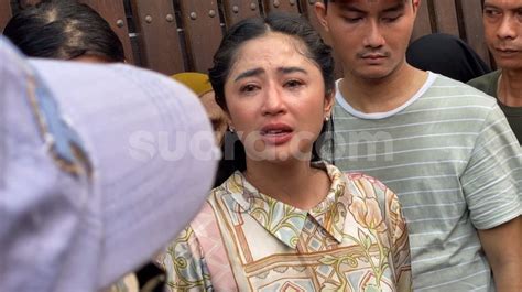 Lantunan Sholawat Iringi Amarah Dewi Perssik Saat Mediasi Dengan Pak RT