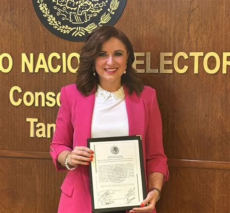 Recibe Imelda Sanmiguel Constancia De Senadora Electa De Primera