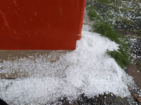 Chuva de granizo causa estragos em Luís Eduardo Magalhães