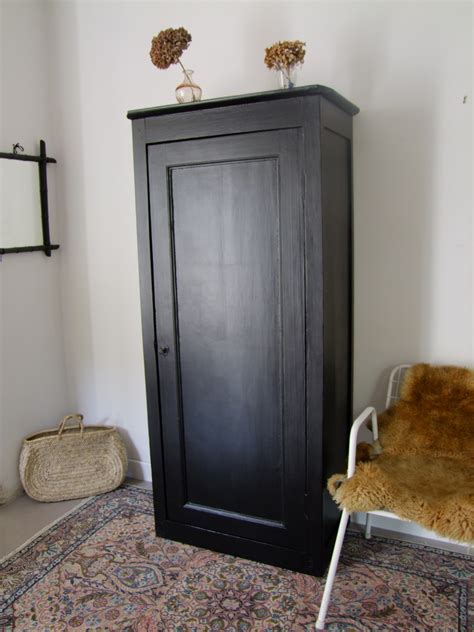 Armoire Ancienne Repeinte En Noir Le Specialiste Du Meuble Ancien