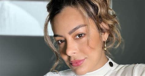 Larissa Riquelme enfrentó al frío y mostró sus curvas alucinantes con