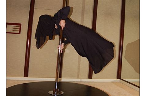 Kaum Hawa Arab Saudi Gemari Pole Dancing Yang Terstigma Sebagai Tari