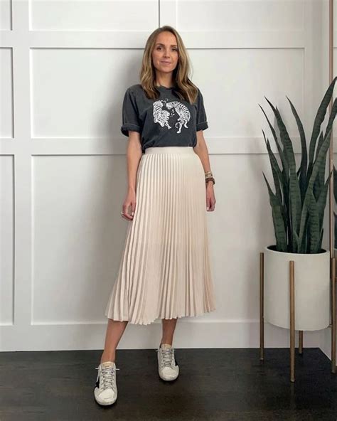 How To Wear Pleated Skirt With Sneakers 7 Styles To Try On