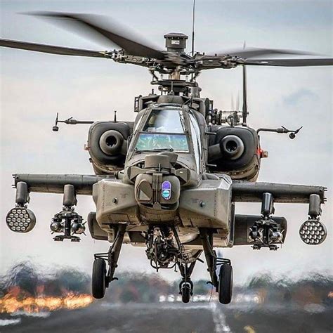 INFOBELICA Boeing AH 64 Apache la definición de lo que un helicóptero