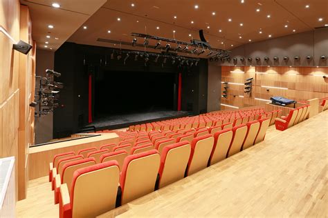 Centrum Kultury I Sportu W Pruszkowie Teatr