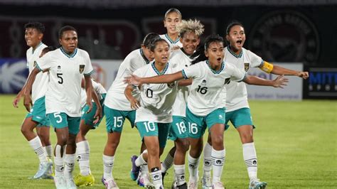 インドネシア女子代表チームの監督は選手のテクニックはまだ資格がないと言います