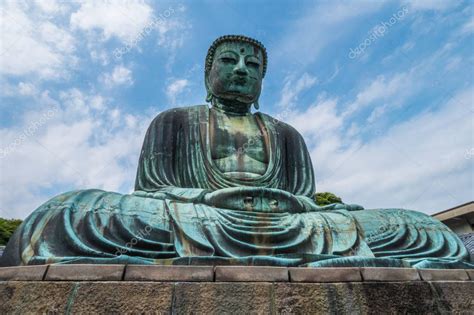 El Mundialmente Famoso Buda Daibutsu La Gran Estatua De Buda En