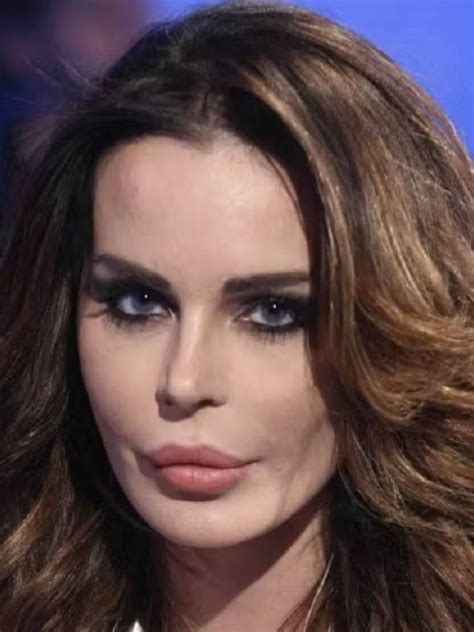 Nina Moric Come Sta La Showgirl Ricoverata In Ospedale