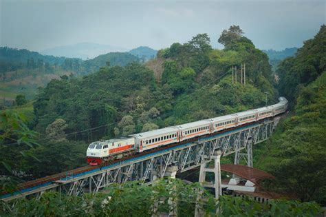 5 Keunggulan Mudik Dengan Kereta Api Perjalanan Anti Stress Radar