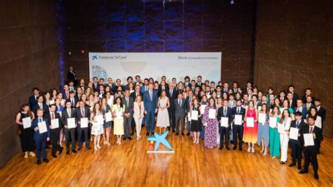 Los Reyes entregan las becas de posgrado Fundación la Caixa