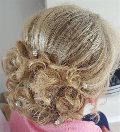 50 Ravishing Mother Of The Bride Hairstyles Hairstyles In 2019