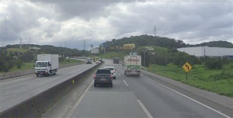 Carreta Bate Em Mureta Na BR 101 Em Joinville Mobilidade Floripa