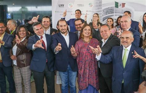 Xóchitl Gálvez pide licencia en el Congreso para contender por la