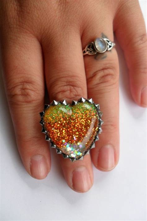 Bijoux en résine à fabriquer soi même tutoriel et 70 idées de