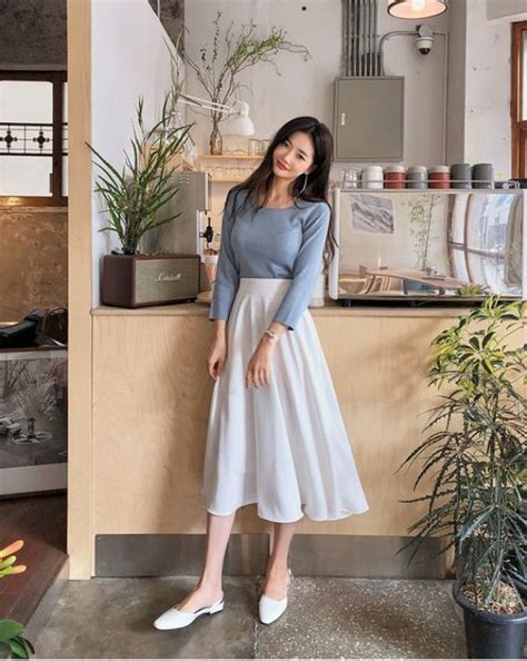 20 Cách Phối Đồ Với Chân Váy Dài Qua Gối Siêu Bắt Mắt
