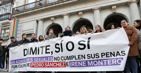 El PP Protesta Frente Al Ministerio De Igualdad Por El Esperpento De