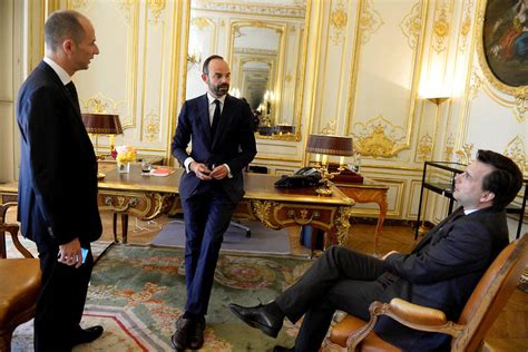 Les Premi Res Photos D Douard Philippe Dans Son Bureau Matignon