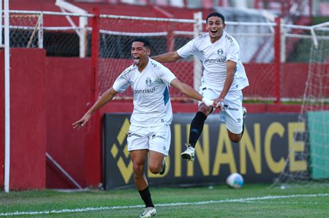 Grêmio vence Atlético Mineiro fora de casa pelo Brasileiro Sub 20
