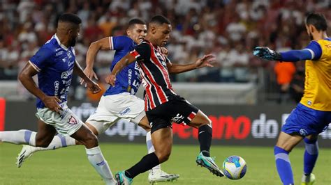 Partida decisiva entre São Paulo x Águia de Marabá pela Copa do Brasil