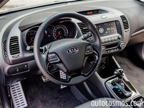KIA Forte Hatchback 2017 llega a México desde 274 600 pesos