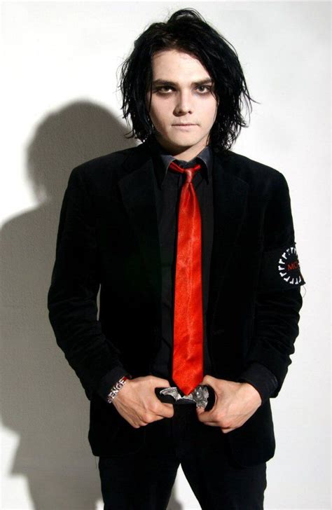 Pin by МЯКОТКА on Gee Black Hair Gerard way My chemical romance