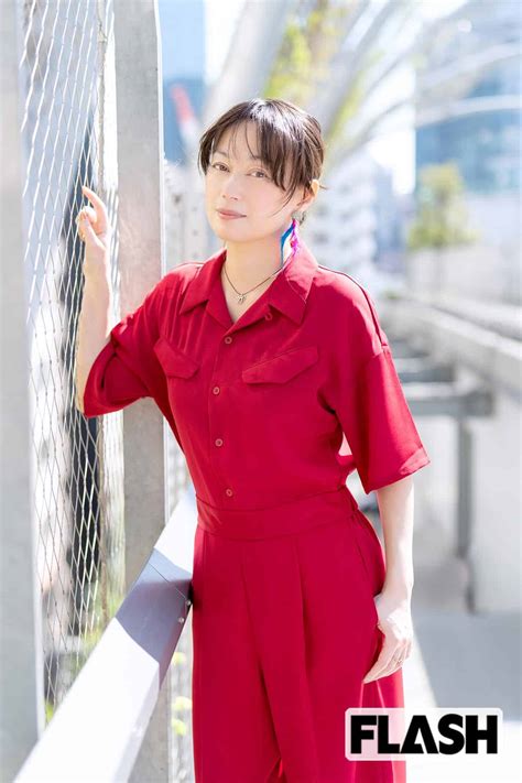 佐伯日菜子『エコエコアザラク』で「ゆず」北川悠仁と共演！「『絶対売れないよ！』っていじっていました（笑）」【1990年代ドラマ「人気女優」の撮影秘話】 Smart Flashスマフラ