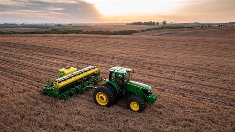 SLC Máquinas 2117 Série 2100 Plantadeiras John Deere BR SLC