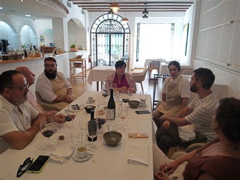 La Ruta Del Vino Muestra A Periodistas Especializados Los Moros Y