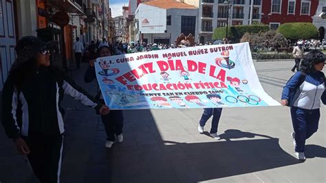 Niños participaron de trote con motivo de recordar el Día de la